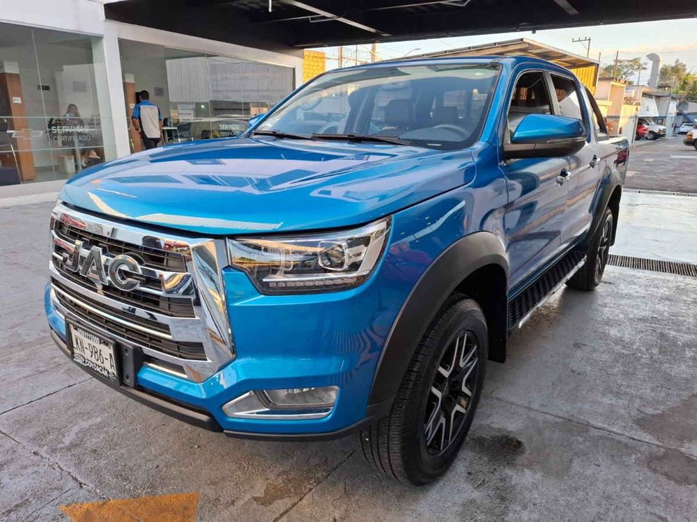 JAC Frison 2023 4p T8 Doble Cabina L4/2.0/T Man • suseminuevo.com